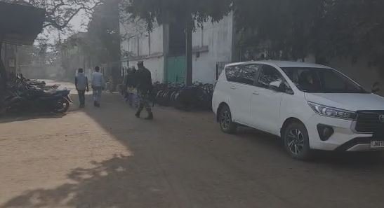 आयकर विभाग ने दोराबजी ऑटो के छ: ठिकानों पर दी दबिश | Bihar Jharkhand ...
